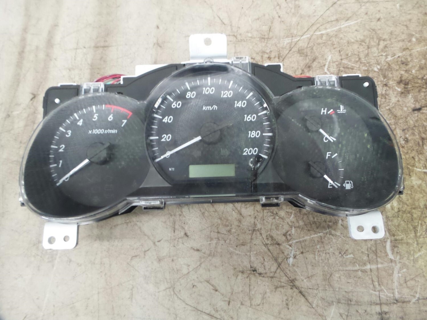 TOYOTA HILUX 2WD 2.7 PETROL MANUAL INSTRUMENT CLUSTER