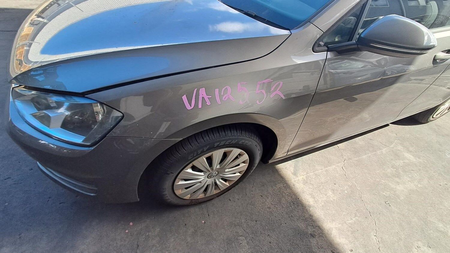 Volkswagen Golf Right Front Hub Assembly For Sale | Wholesale Car Parts