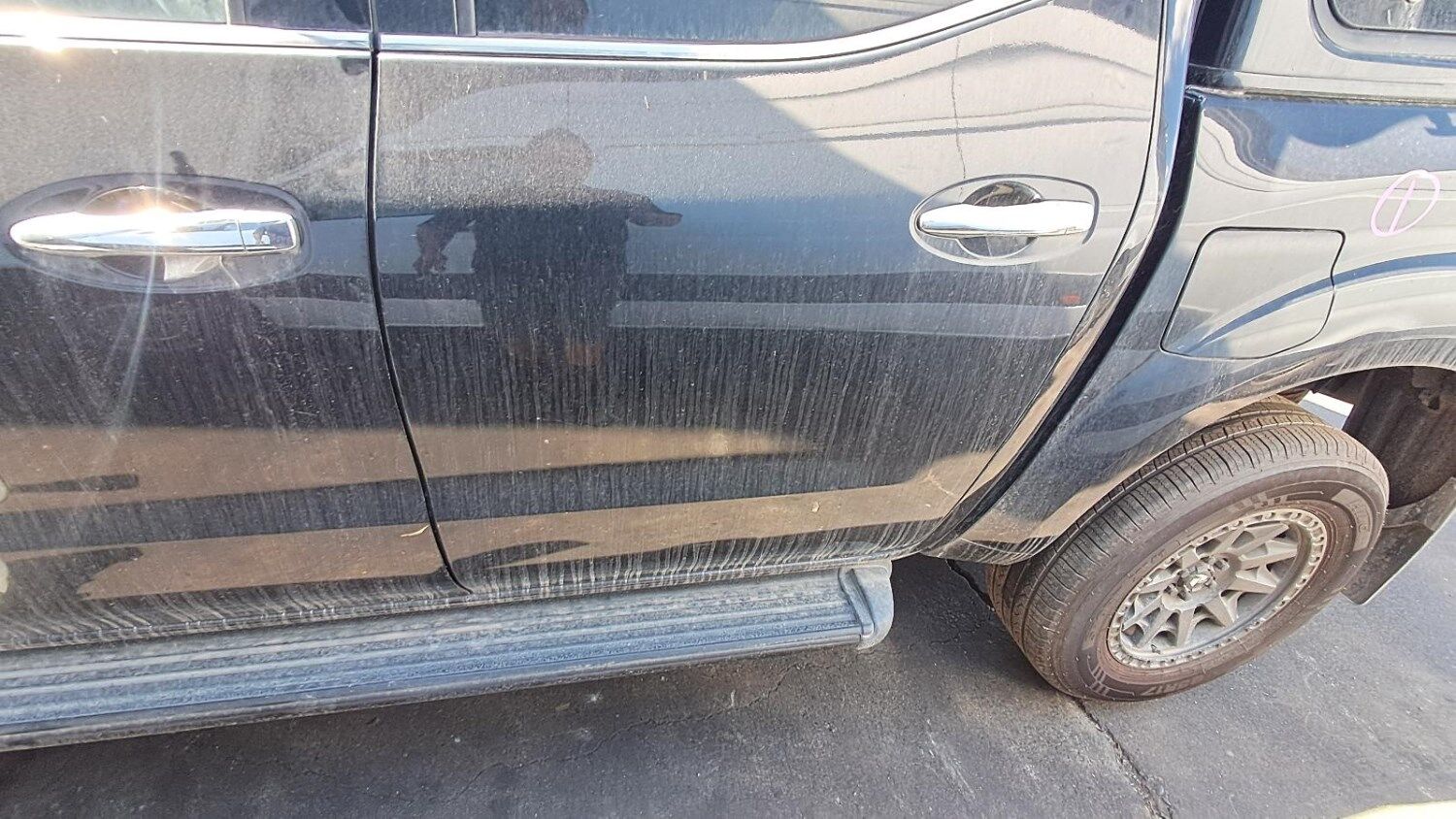 Nissan Navara Right Front Door Window For Sale | Wholesale Car Parts