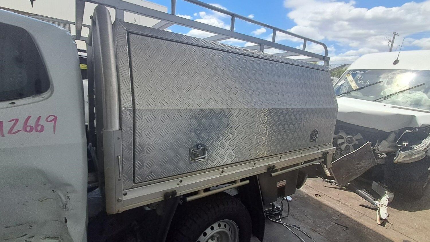 Isuzu Dmax Vacuum Air Pump For Sale | Wholesale Car Parts