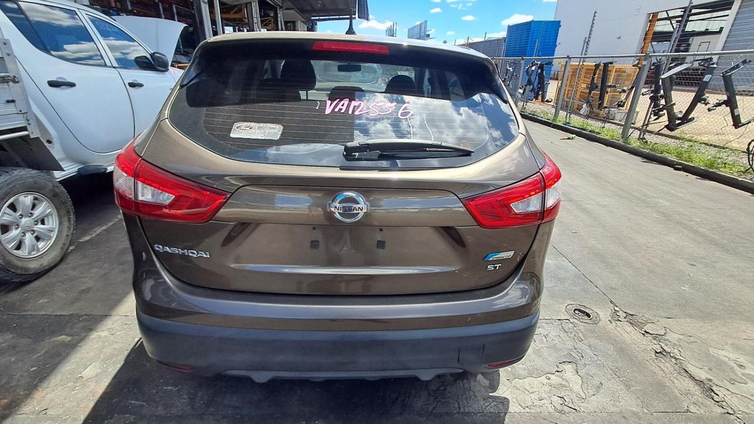 Nissan Qashqai Left Front Door Window For Sale | Wholesale Car Parts