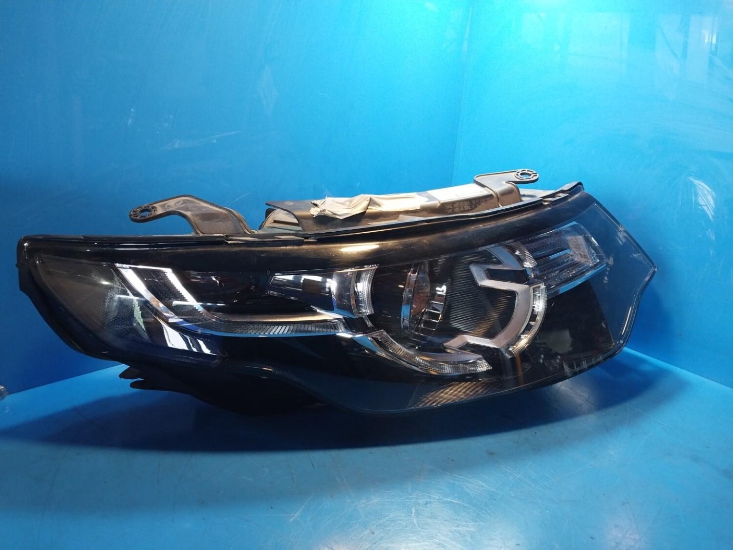 Land Rover Discovery Sport Right Headlamp For Sale | Wholesale Car Parts
