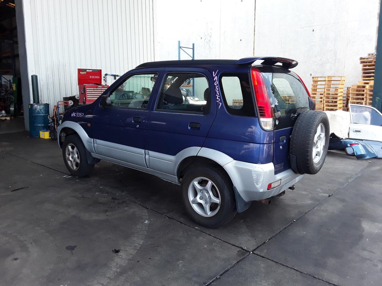 DAIHATSU TERIOS J100-J102, REAR SPOILER (THIS IS ON ROOF) TMP-472381