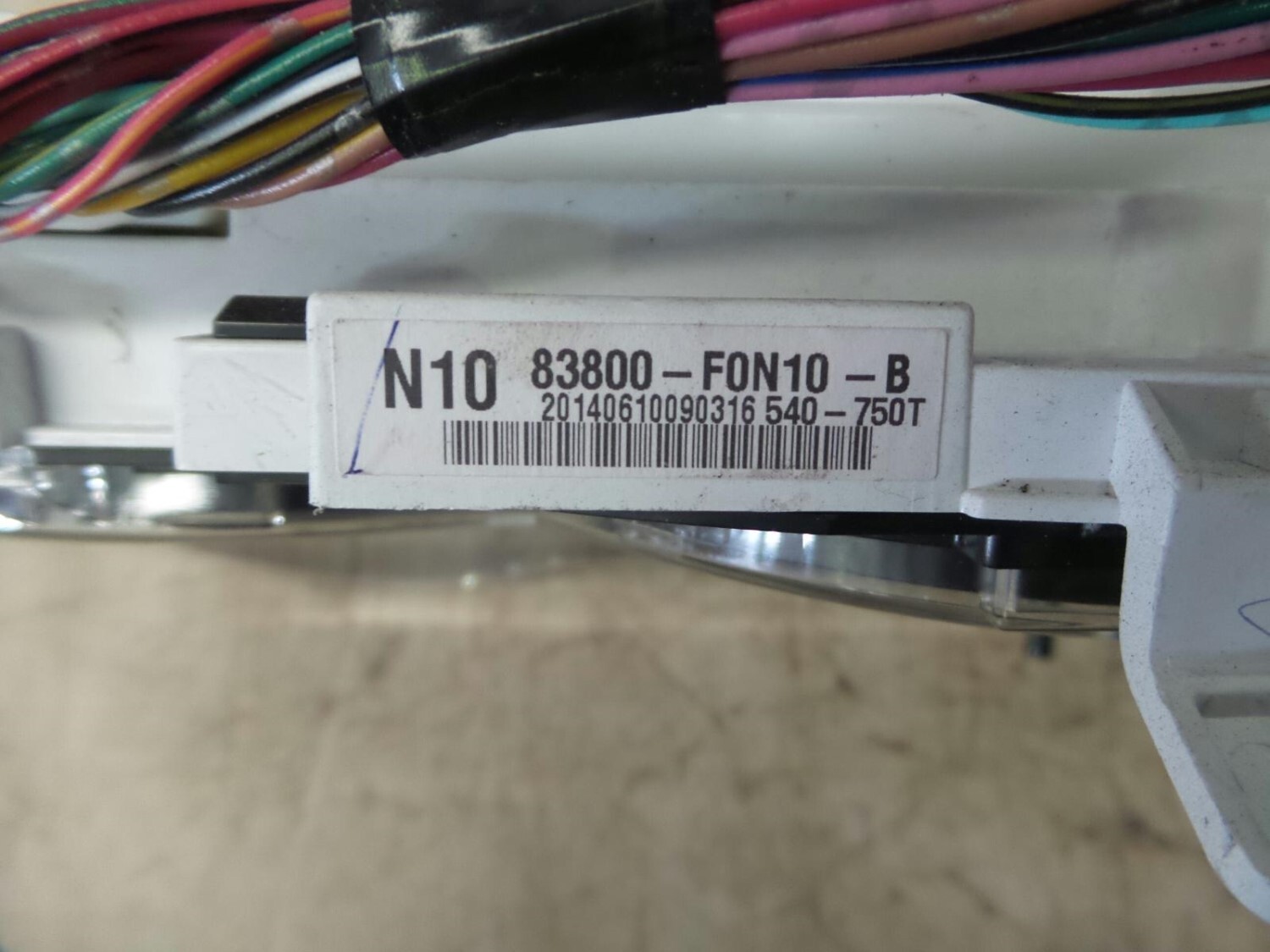 TOYOTA HILUX 2WD 2.7 PETROL MANUAL INSTRUMENT CLUSTER